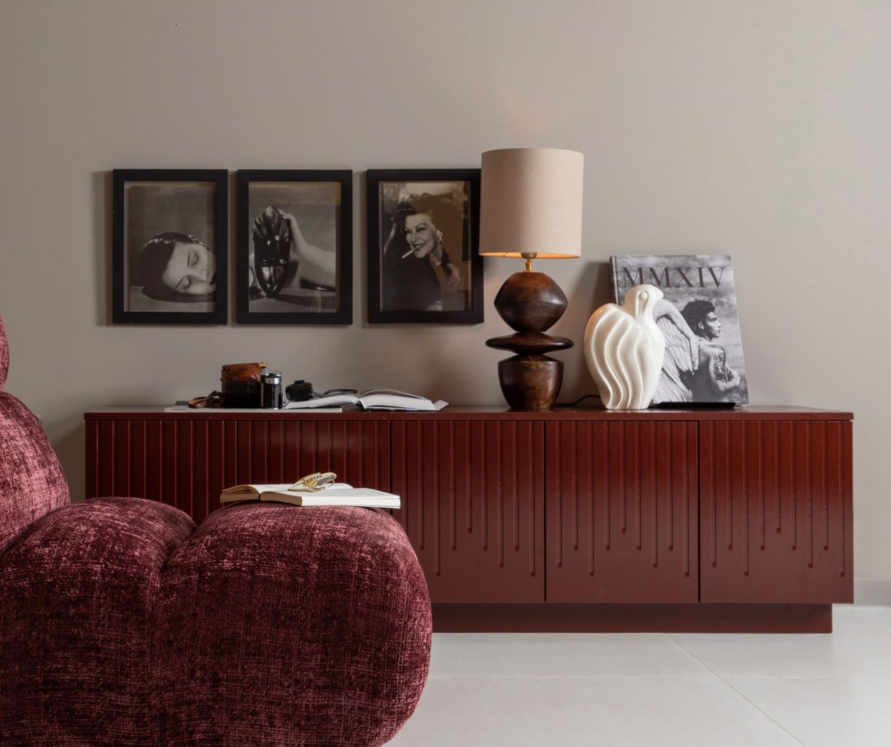 Retro TV-Board Schrank Lowboard Pencil Pinienholz 5 Türen & 2 Farben ...